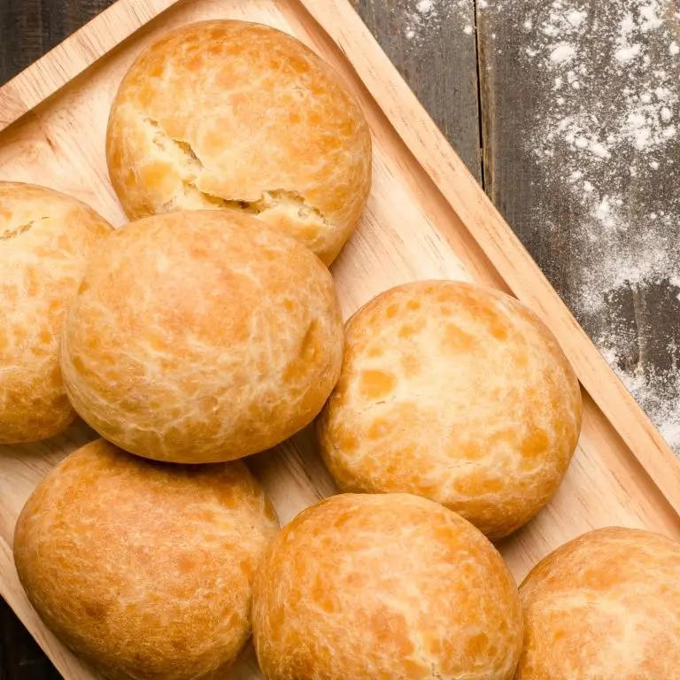 Boller med Tørgær Opskrift | Nem Franskbrød bolle - Altmad.dk